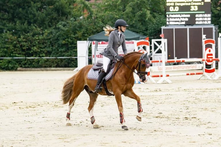 Lia Julie Beckmann: Pure Pony-Power – Zucht-, Reit- und Fahrverein ...